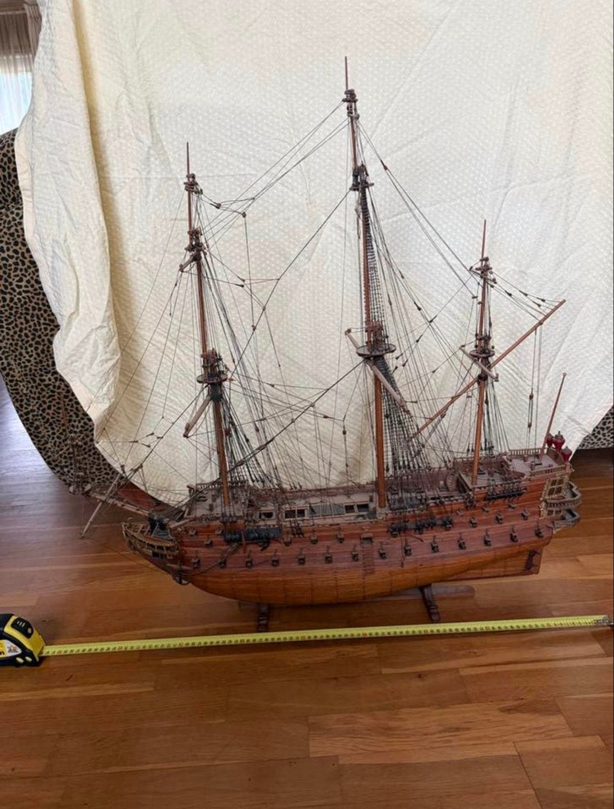 ≥ Gedetailleerd houten model historisch linieschip — Modelbouw | Boten ...