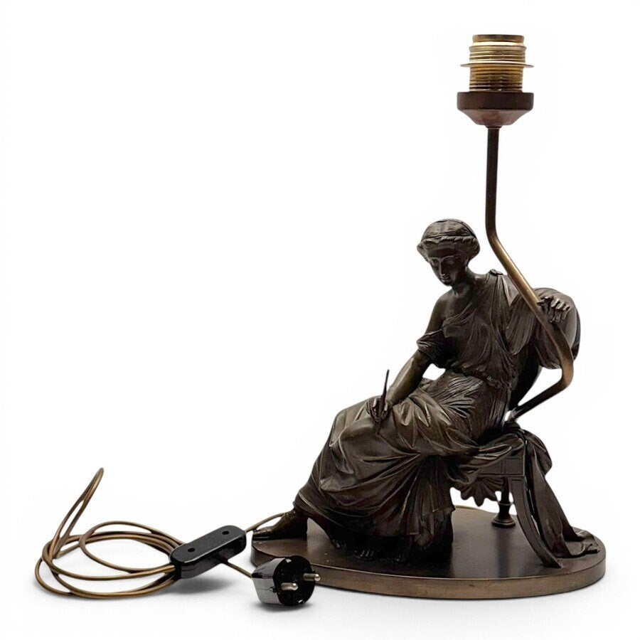 ≥ Bronzen zittende dame, schemerlamp — Antiek | Koper en Brons ...