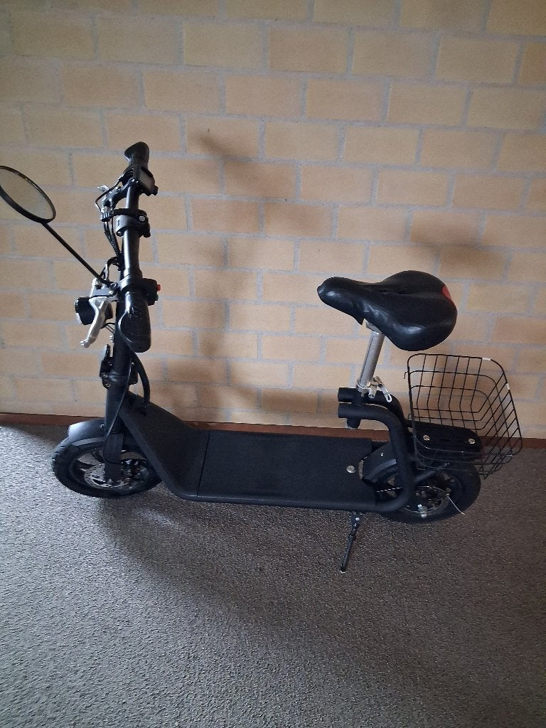 ≥ E-Scooter zwart (m2406874528) — Steps — Marktplaats