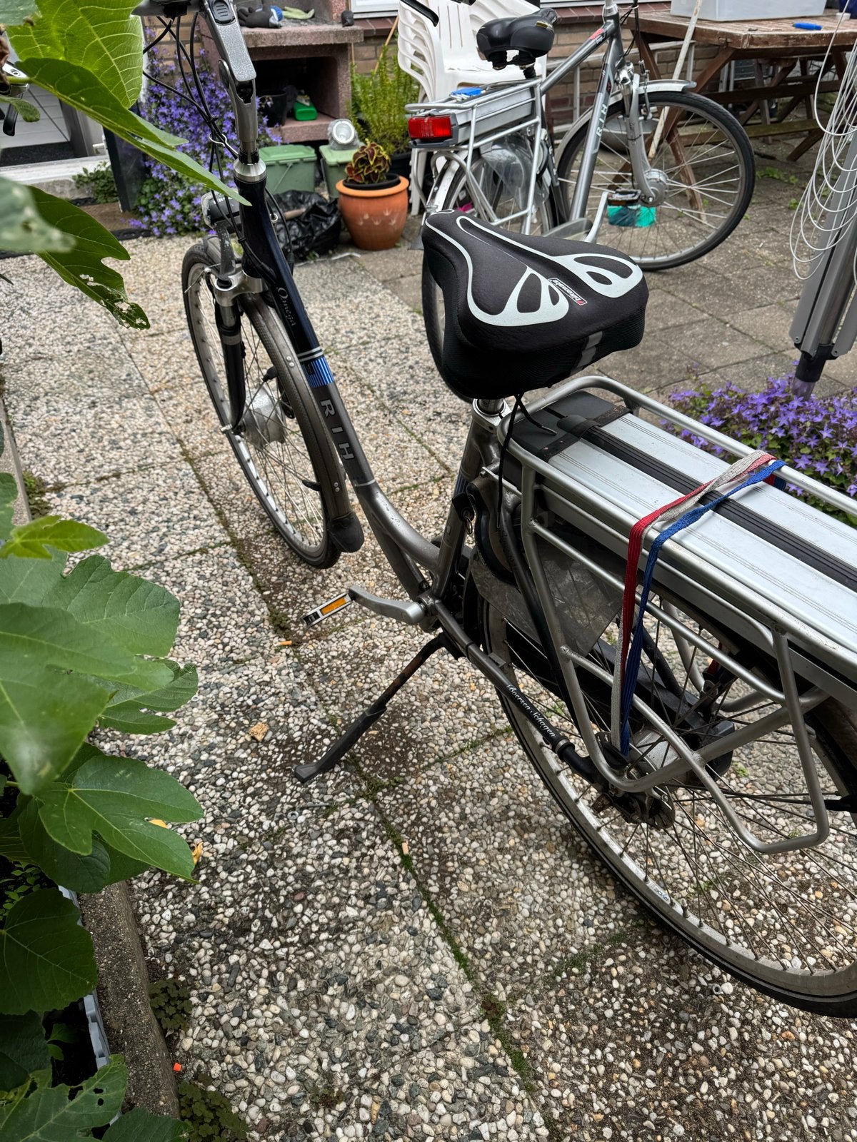 ≥ Set van 2 RIH Omega e-bikes (accu's laden niet) — Elektrische fietsen ...