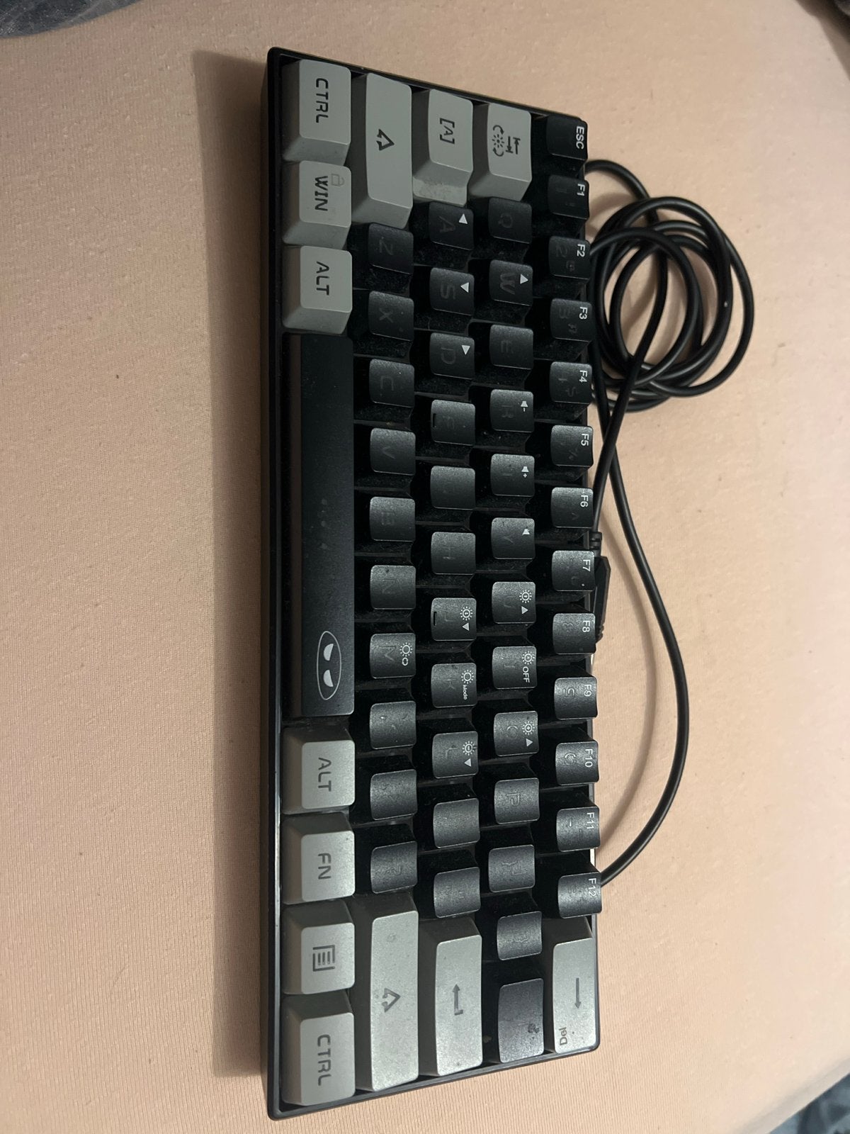 ≥ Compact bedraad toetsenbord - QWERTY indeling — Toetsenborden ...