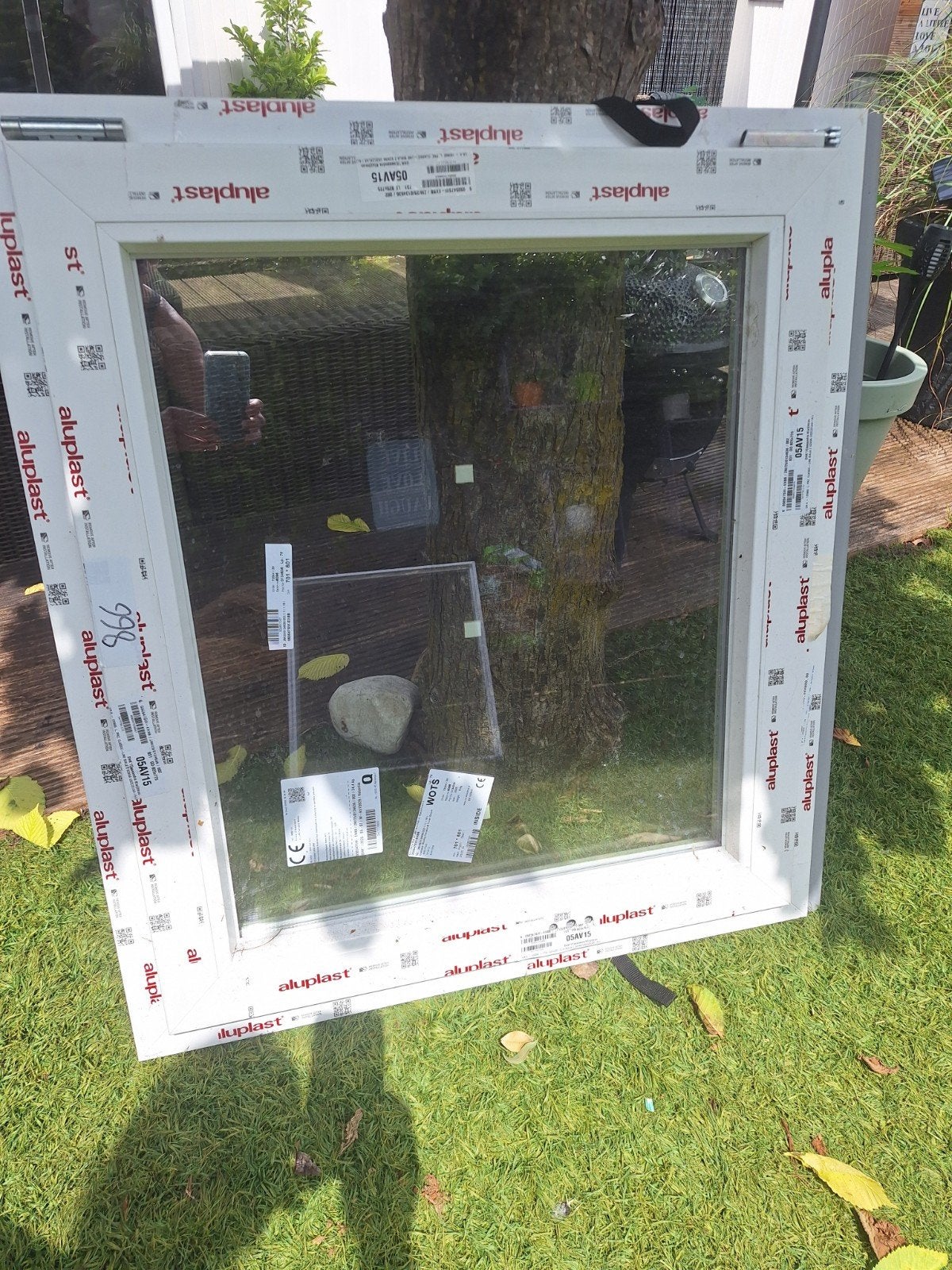 ≥ Nieuw Kunststof Draai Kiep Kozijn 900x800 met Raam en Hor ...