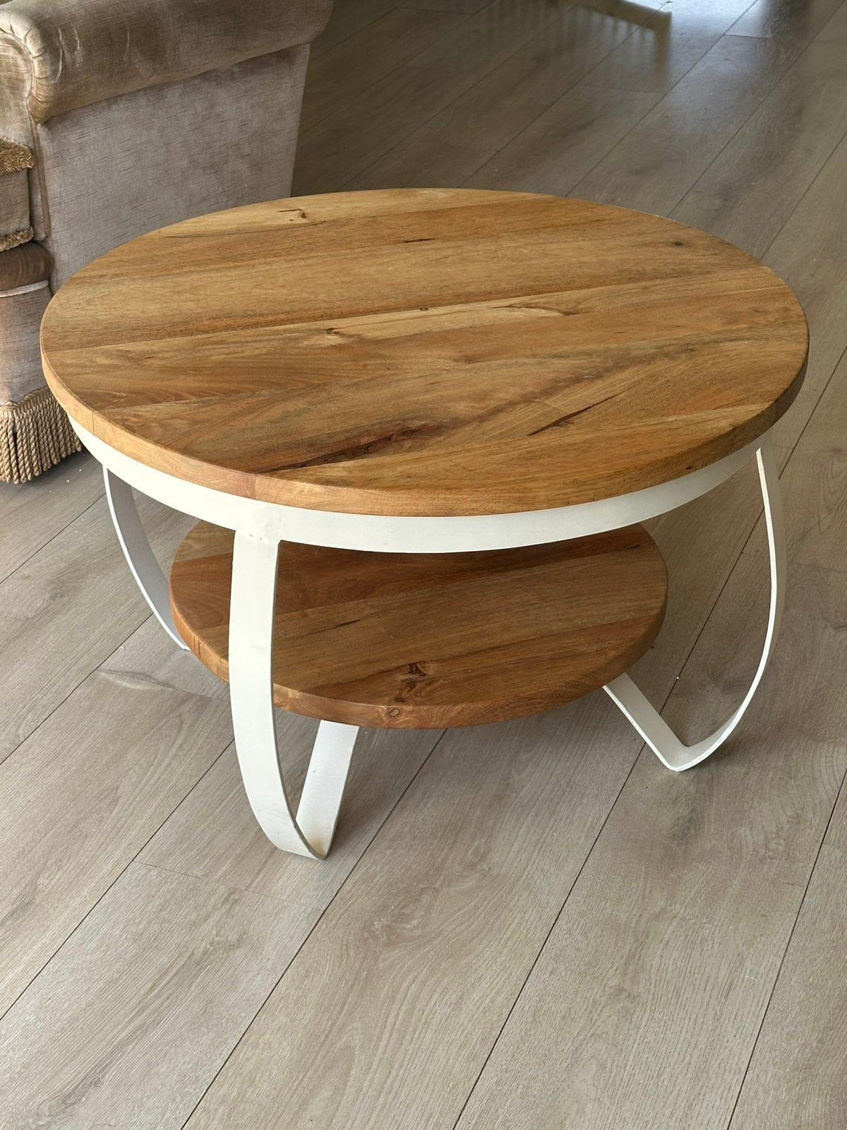 ≥ Loods 5 ronde salontafel – hout & wit metaal – Ø70 cm — Tafels ...