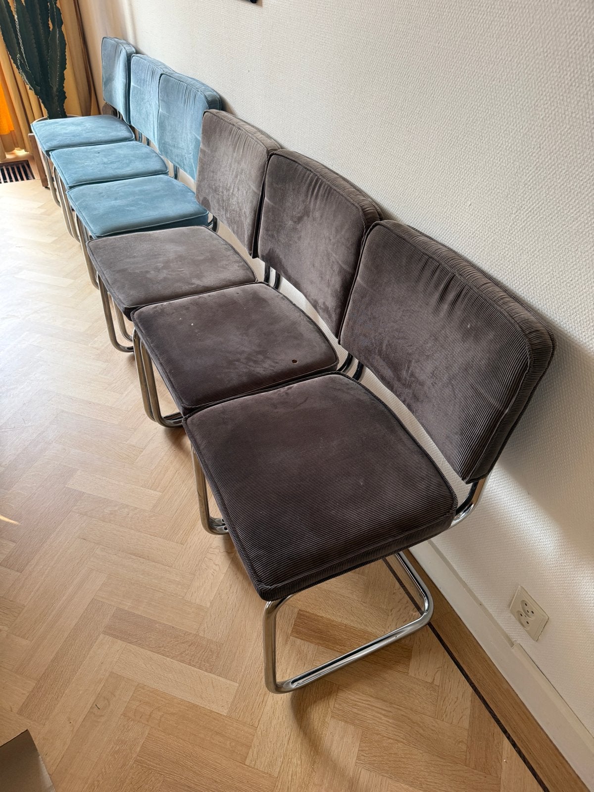 ≥ Gratis op te halen 6 Zuiver stoelen - 3 blauw, 3 grijs — Antiek ...