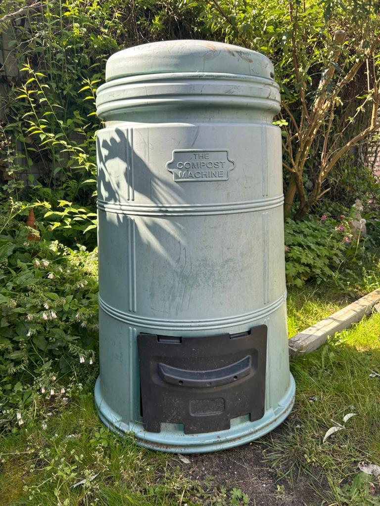 ≥ Gratis af te halen Compost ton — Aarde en Mest — Marktplaats