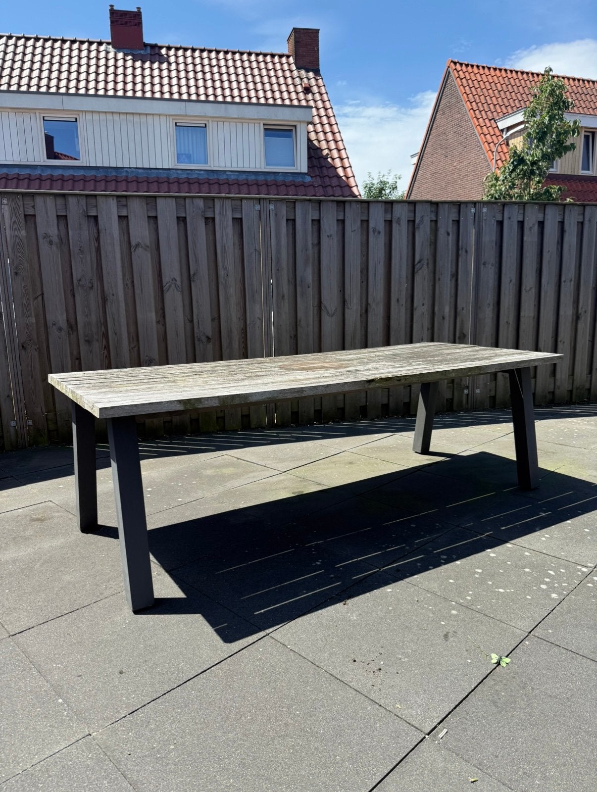 ≥ Houten buitentafel met stalen onderframe 240x100 cm — Tuintafels ...