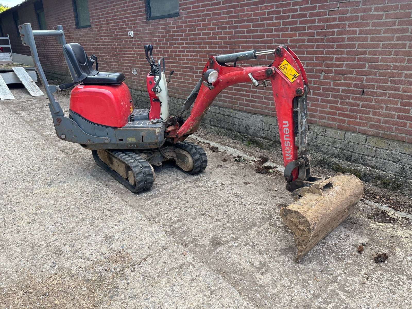 ≥ Neuson Minigraver 803 — Agrarisch | Onderdelen | Banden, Velgen en ...