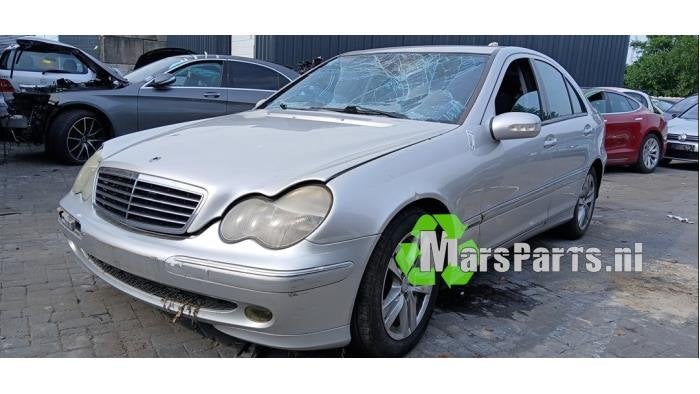 ≥ Schokdemperpoot links-voor van een Mercedes C-Klasse — Ophanging en ...