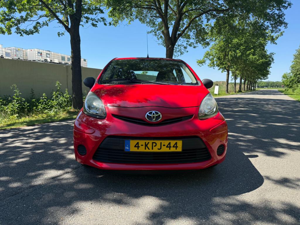 ≥ Toyota Aygo 1.0 12V Vvt-i 5DRS 2013 Rood — Toyota — Marktplaats
