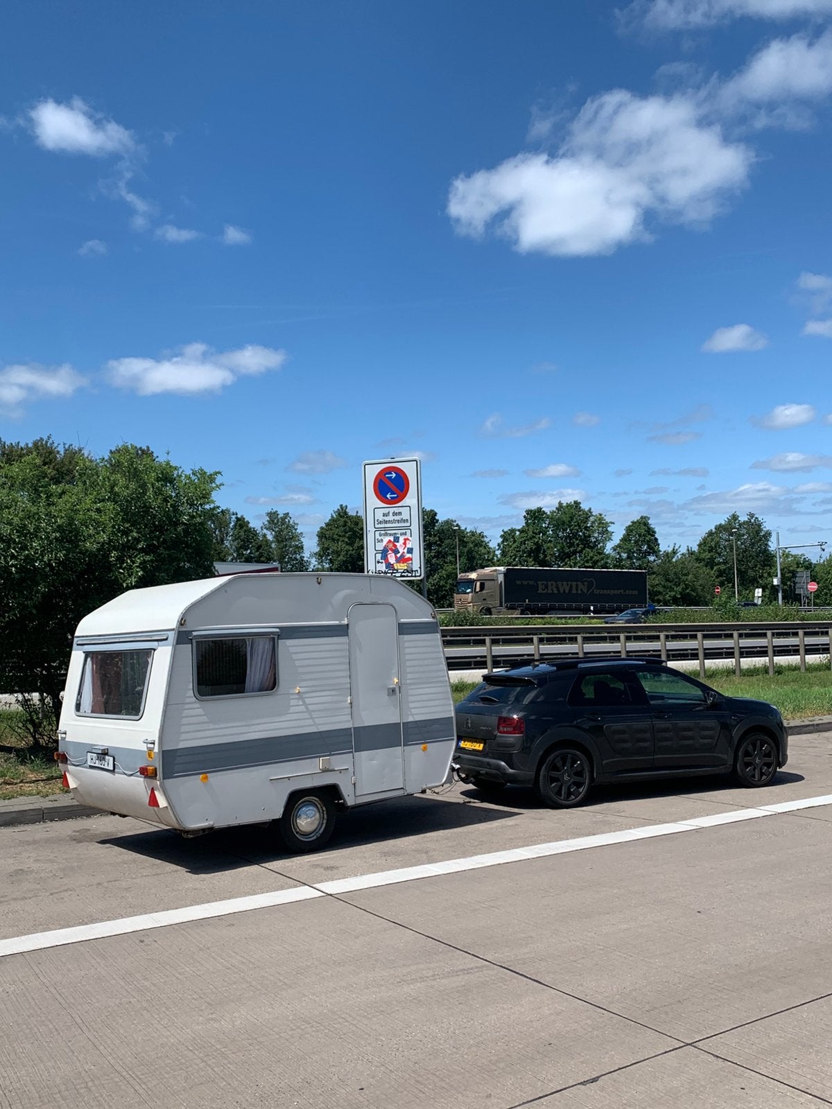 ≥ Leuke Retro Caravan Sprite– Instapklaar & Vakantieklaar! (m2408174857 ...