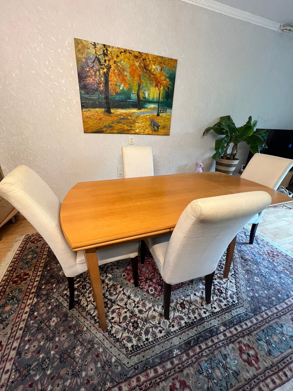 ≥ Eikenhouten eettafel met 4 lichte stoelen — Tafels | Eettafels ...