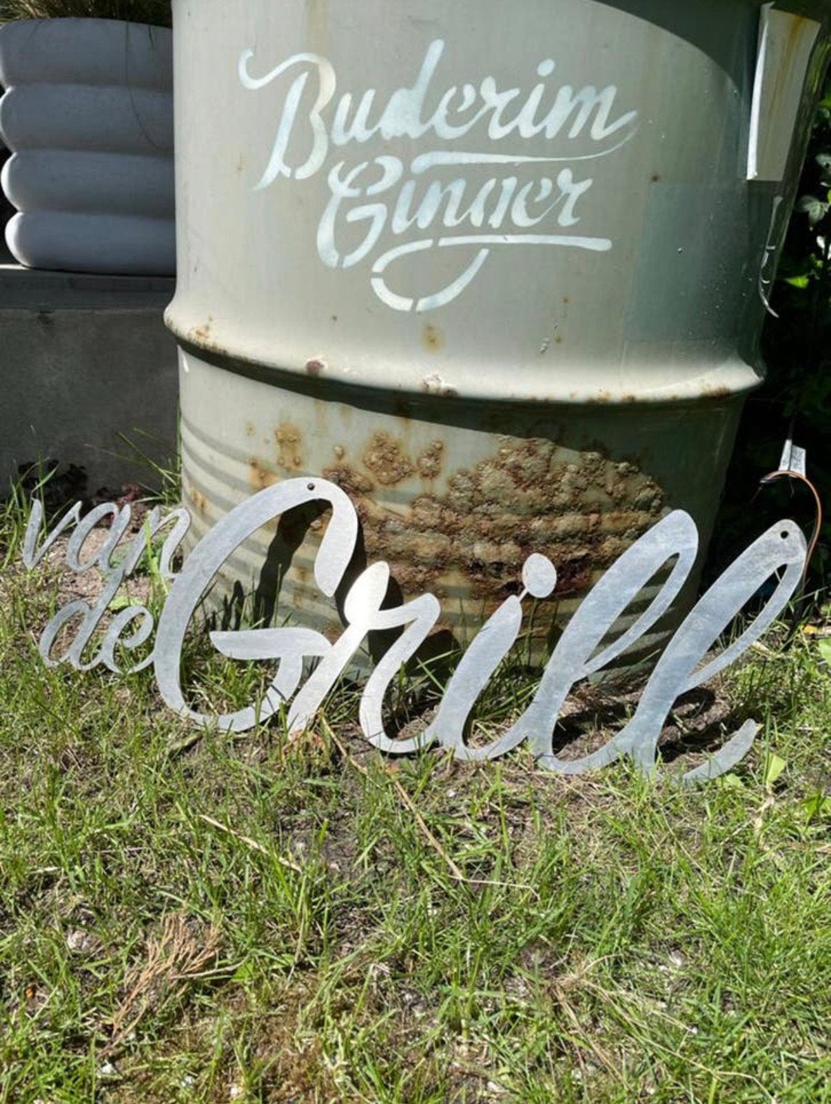 ≥ “Van de Grill” RVS letters uitgesneden, (m2408154299) — Buitenkeukens ...