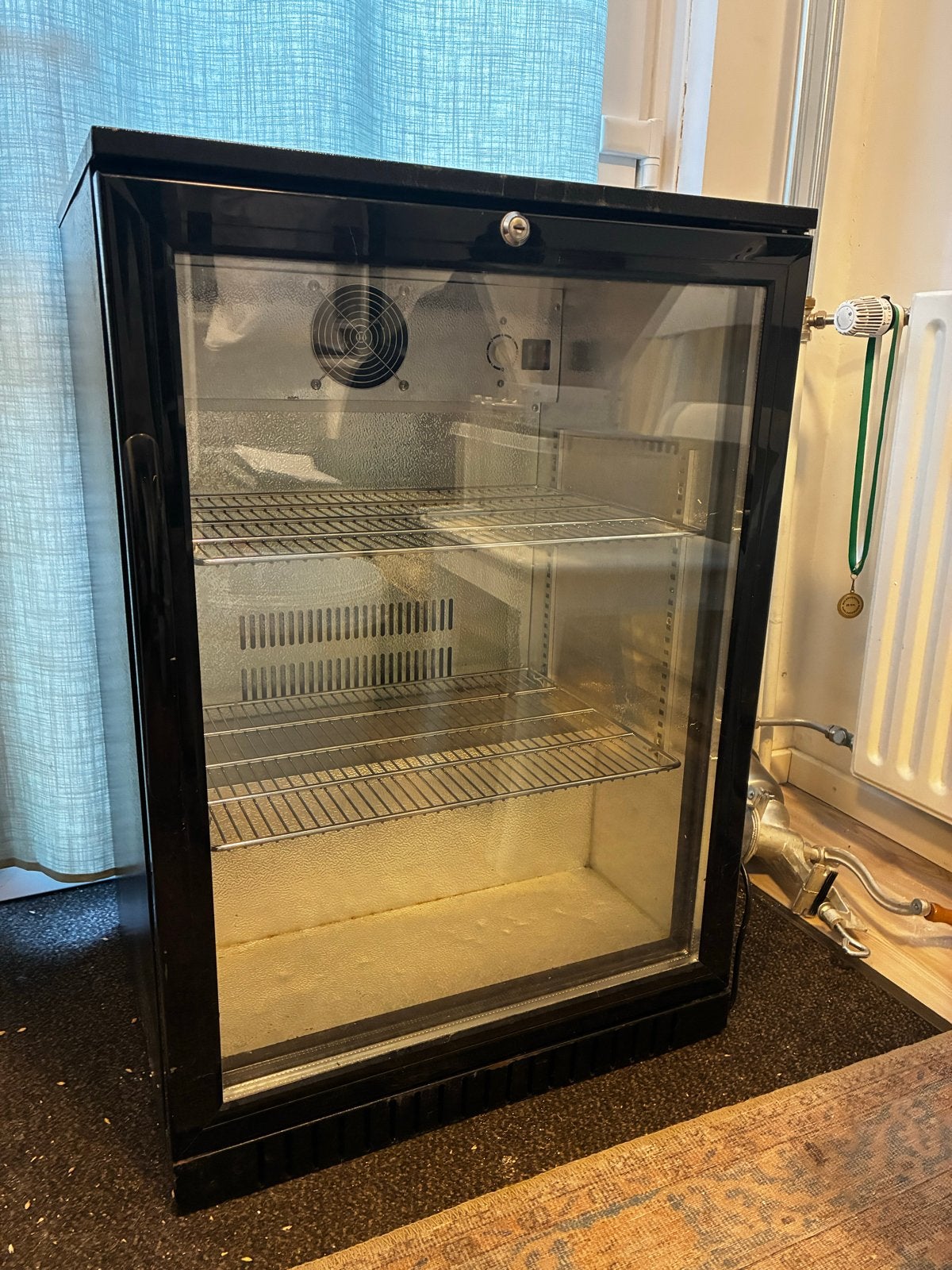 ≥ DEFECT Compacte zwarte koelkast met glazen deur (m2405003945 ...