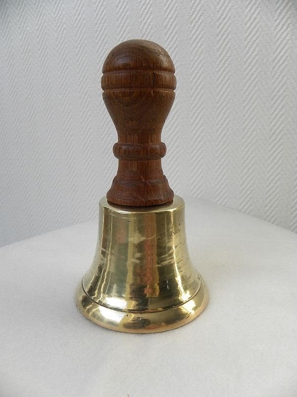 ≥ Tafelbel met groot handvat — Antiek | Koper en Brons — Marktplaats