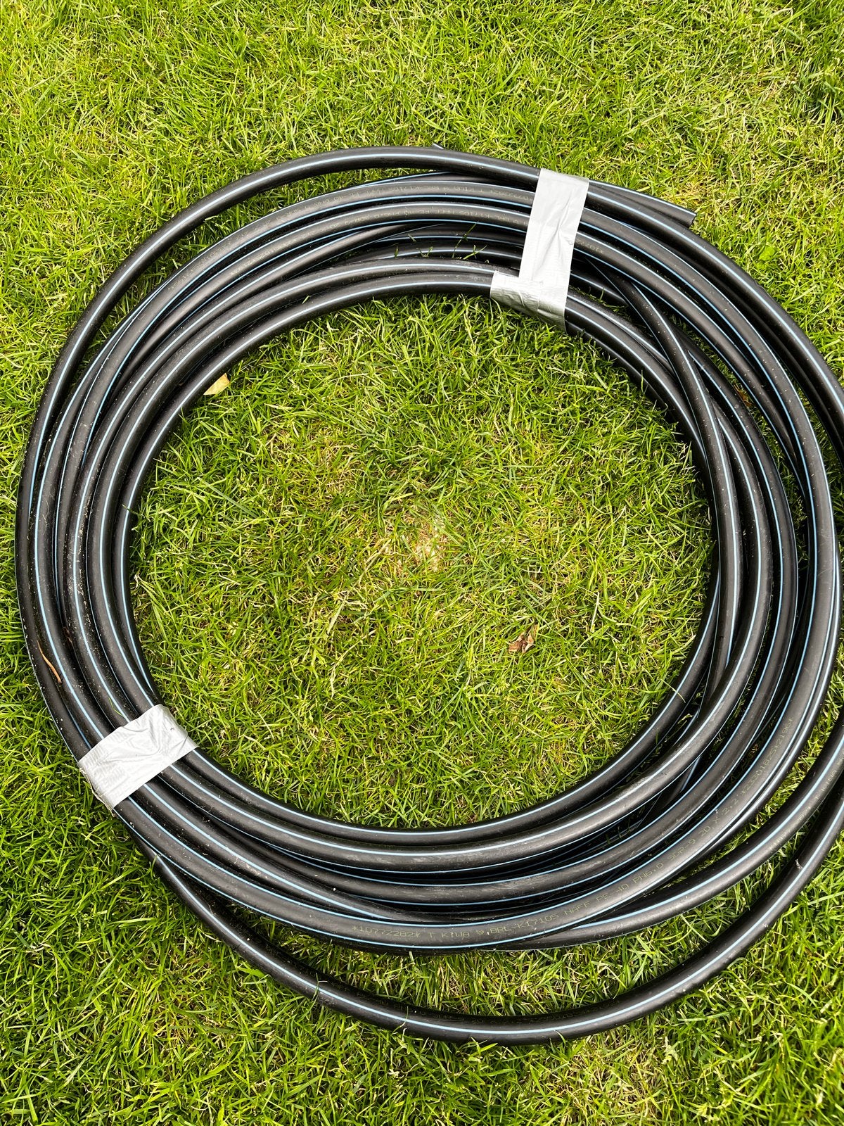 ≥ Tyleen slang / buis KIWA 20 mm PVC zwart circa 12m — Tuinslangen ...