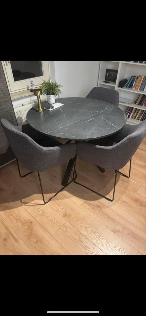 ≥ Marmer patroon ronde tafel Ikea Mariedamm 3 x Tossberg stoel — Tafels ...