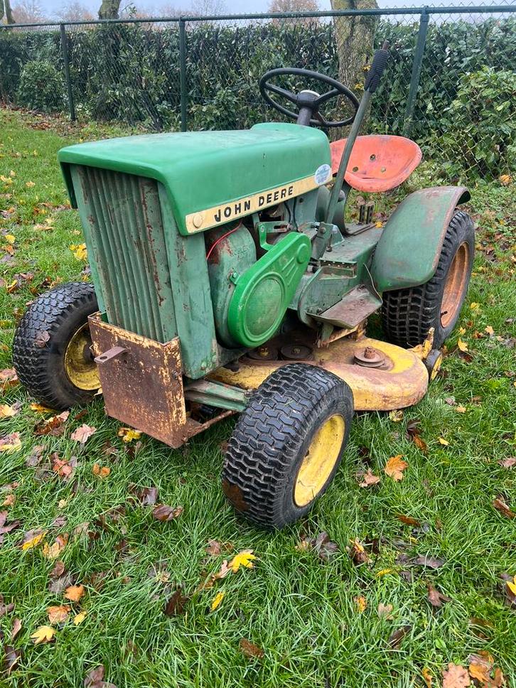 ≥ Oldtimer John Deere 110 round fender zitmaaier 1967 8pk — Zitmaaiers ...