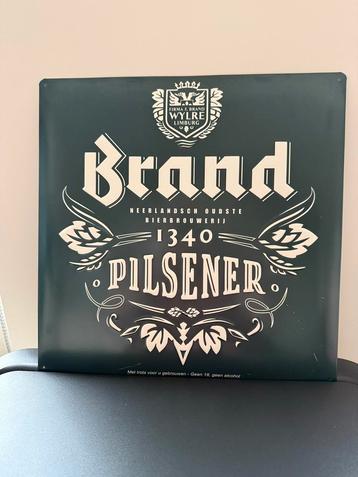 ≥ Brand Pilsener Reclamebord 40x40cm — Merken en Reclamevoorwerpen ...