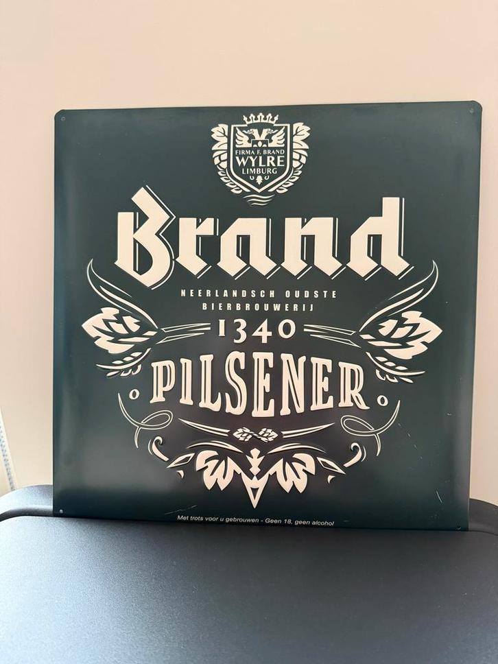 ≥ Brand Pilsener Reclamebord 40x40cm — Merken en Reclamevoorwerpen ...