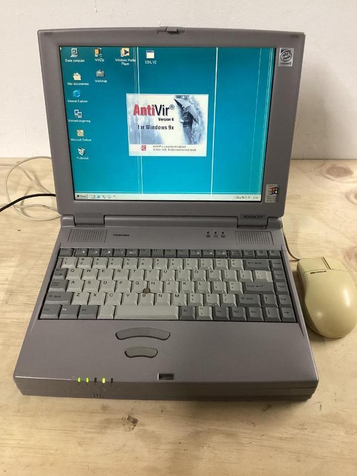 ≥ Laptop Toshiba 4000 CDT Satellite vintage 1997 — Windows Laptops ...