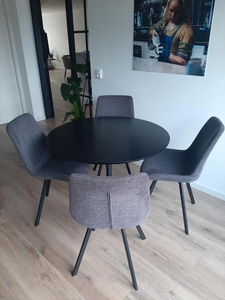 ≥ Eetkamerset: eettafel + 4 draaibare stoelen — Tafels | Eettafels ...
