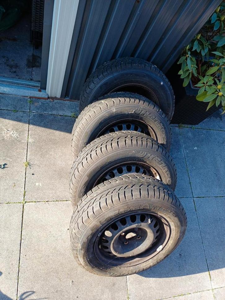 ≥ Te koop aangeboden; Set winterbanden Opel Corsa bj 2006 — Overige ...