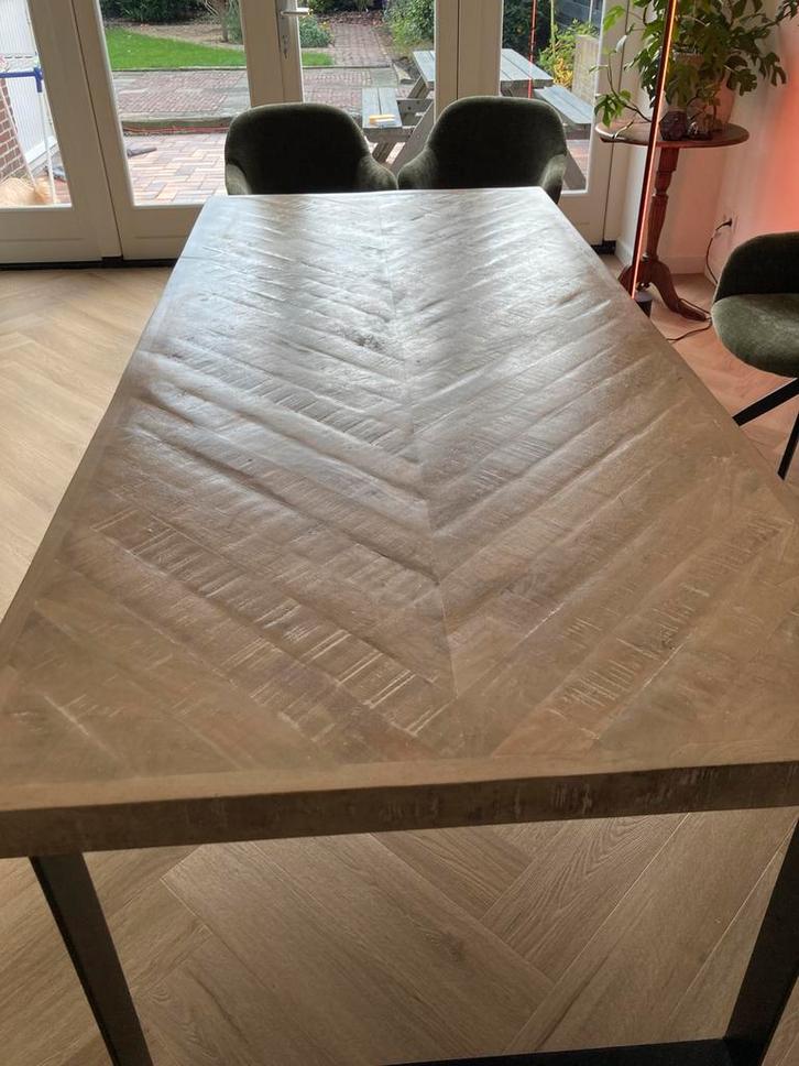 ≥ Houten eettafel met visgraatpatroon en U-poot – 90 x 200 cm — Tafels ...