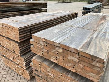 ≥ Gebr.hardhouten palen en planken gerecycled azobe — Hout en Planken ...