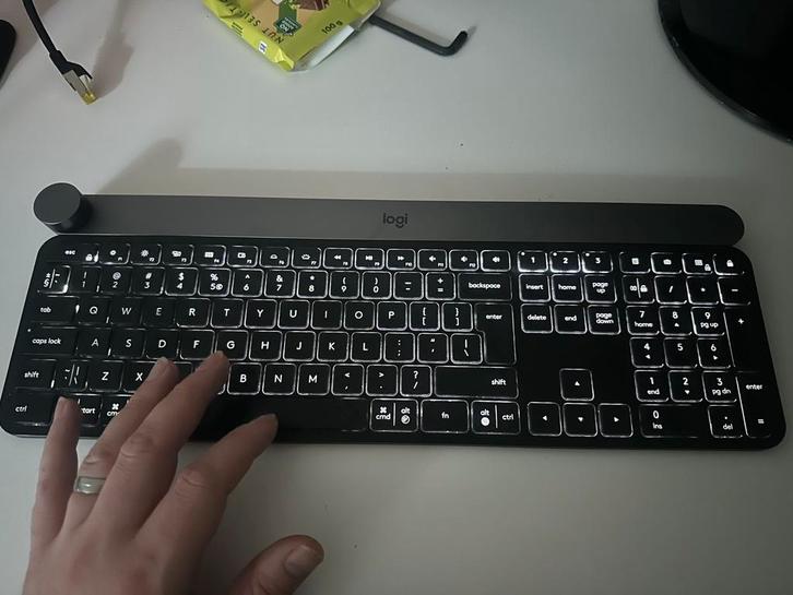 ≥ Logitech Craft AZERTY Toetsenbord - Draadloos — Toetsenborden ...