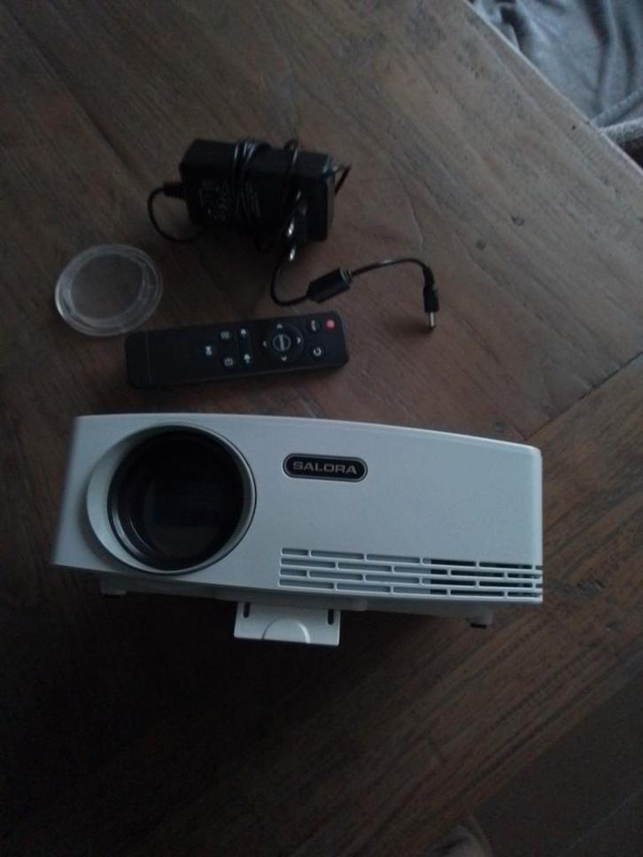 ≥ Goede onbeschadigde Led Beamer kleur wit. — Beamers — Marktplaats