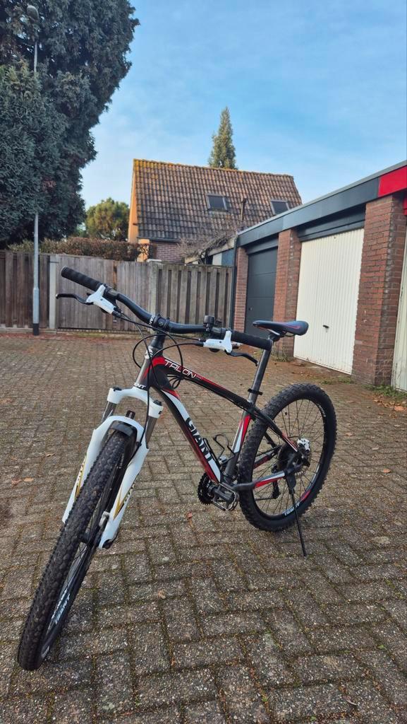 ≥ Giant Talon MTB – maat M (41 cm) – 26 inch — Fietsen | Mountainbikes ...