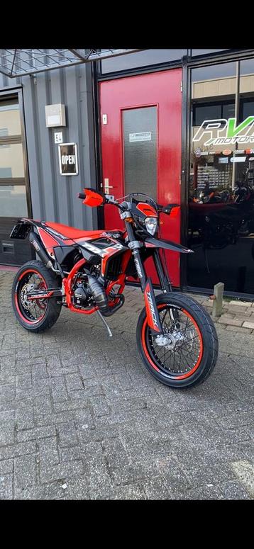 ≥ Beta RR50 Track E5+ Zwart/Rood 2025! — Brommers | Overige merken ...