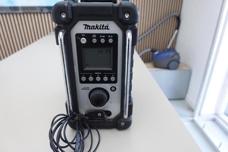≥ Makita werkplaatsradio- Model DMR107 — Radio's — Marktplaats