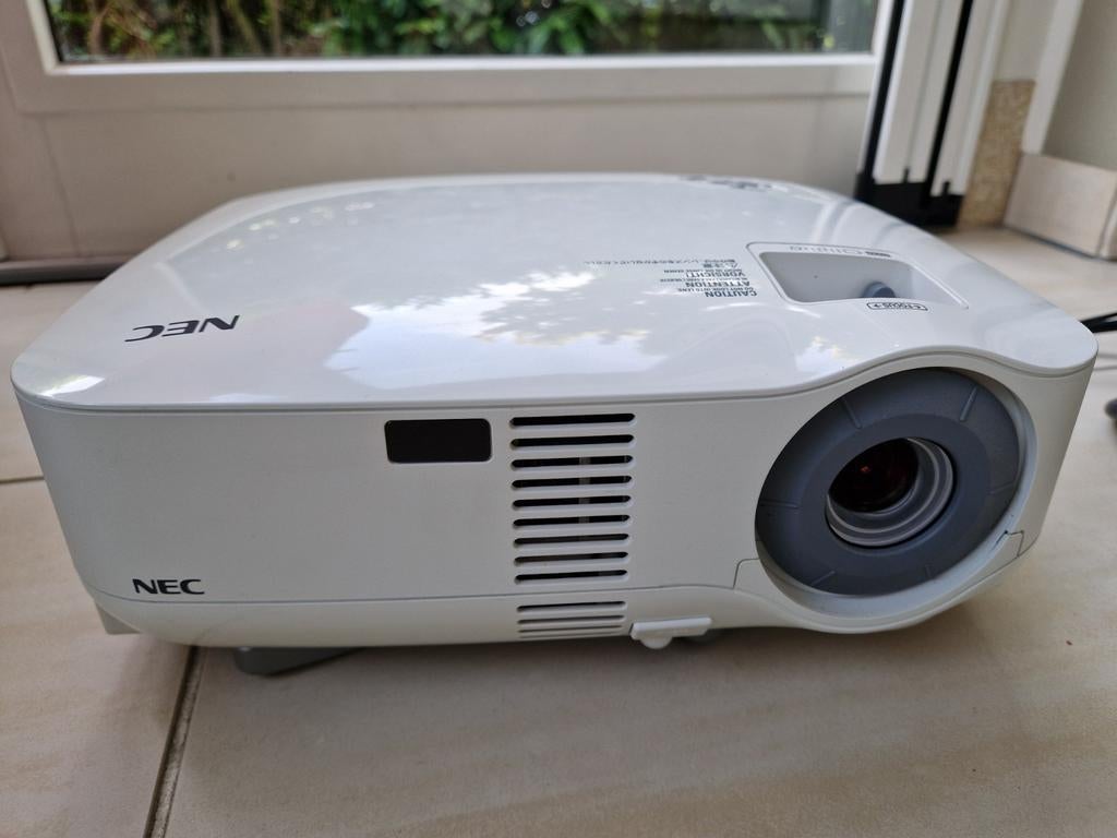 ≥ NEC Beamer VT695 + Smart Board - Complete Set — Beamers — Marktplaats
