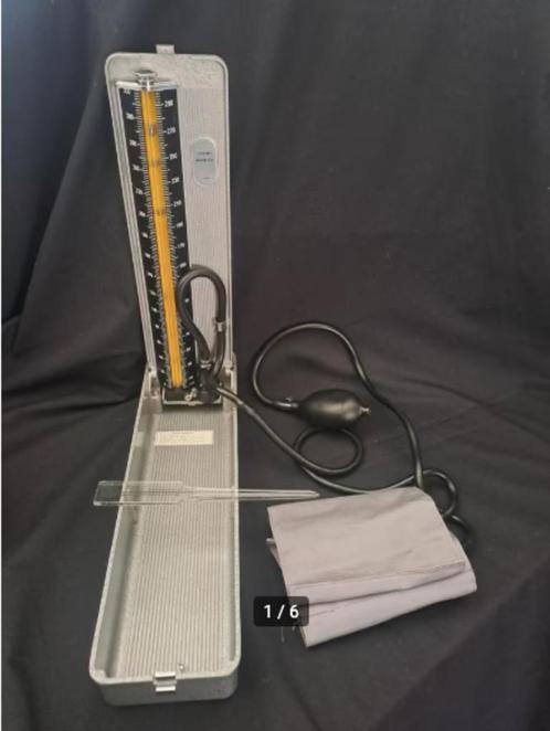 ≥ Vintage Sphygmomanometer made Japan Mercurial 300mm / Hg 45 — Antiek ...