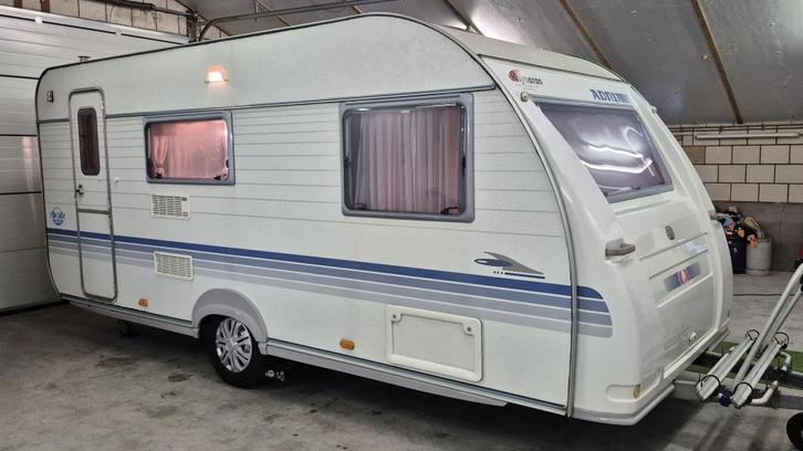 ≥ Adria Adora 482 PS, Bovagkeuring 2025. Mover. — Caravans — Marktplaats
