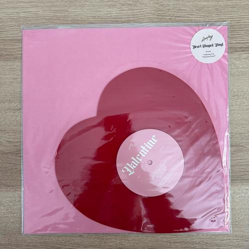 ≥ Laufey - Valentine | Rood Hart Vinyl — Vinyl | Pop — Marktplaats