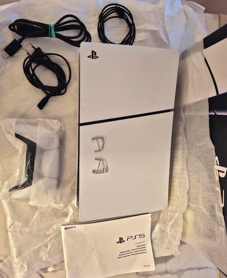 ≥ PS5 Digital Slim (1TB) - Nieuwstaat! Met fc26 & Astro Bot ...