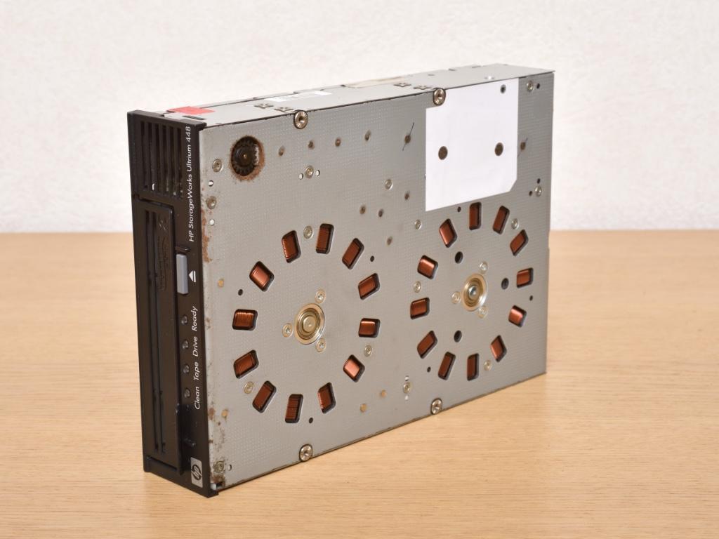 ≥ HP LTO-2 Storageworks Ultrium 448 Internal SCSI Tape ≥ HP LTO-2 Storageworks Ultrium 448 Internal SCSI Tape