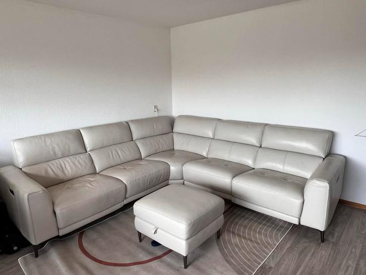 ≥ Witte leren elektrische hoekbank met floot stoel — Banken ...