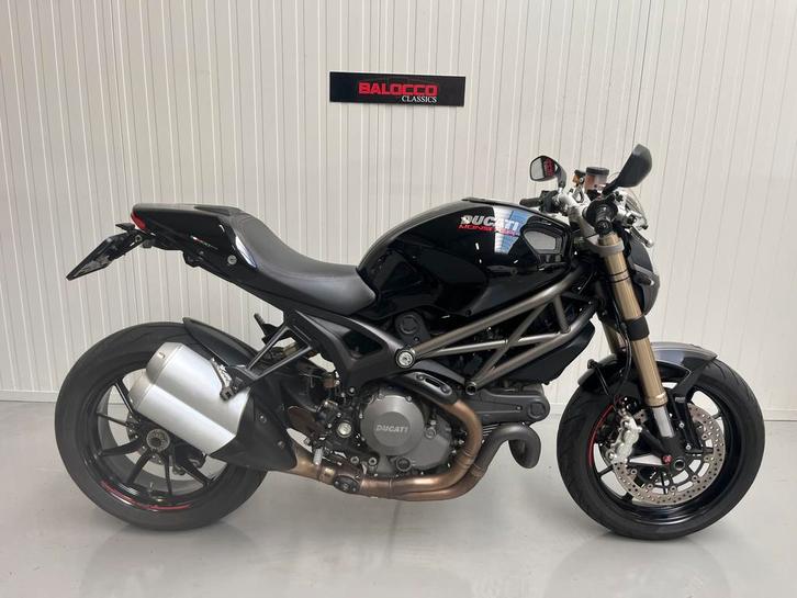 ≥ Ducati Monster 1100 EVO abs 2011 Superstaat! — Motoren | Ducati ...