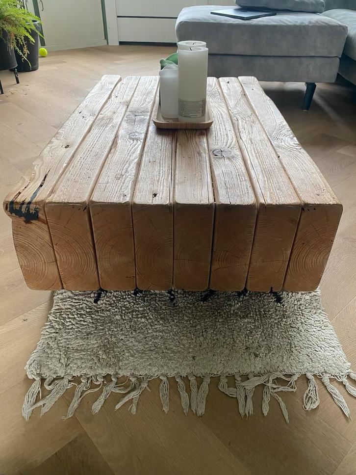 ≥ Massieve houten salontafel met stalen poten — Tafels | Salontafels ...