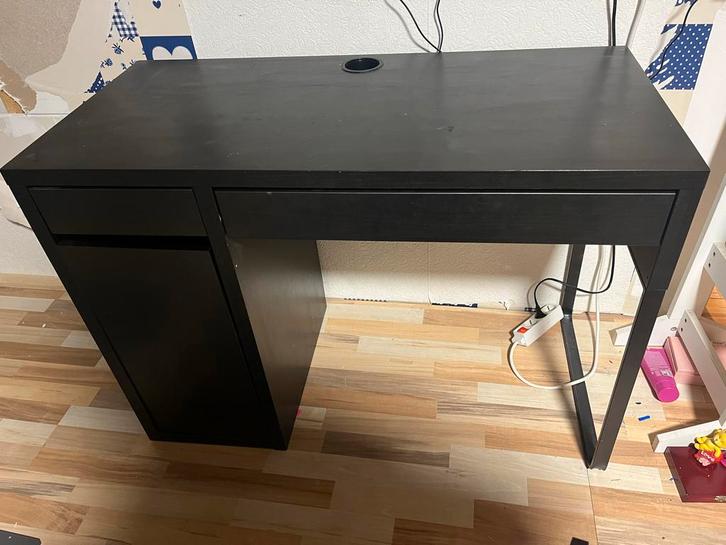 ≥ IKEA Bureau Zwartbruin - Zo Goed Als Nieuw — Bureaus — Marktplaats