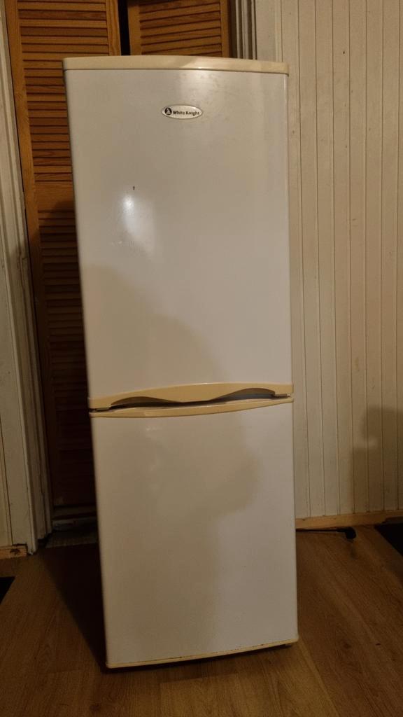 ≥ Compacte Koel-Vriescombinatie - Koelkast Werkt! — Koelkasten en ...