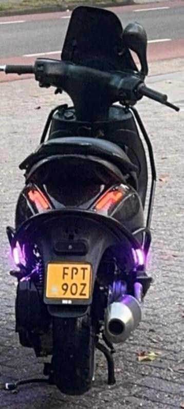 ≥ Piaggio Zip Custom - Unieke Scooter! — Brommeronderdelen | Scooters ...