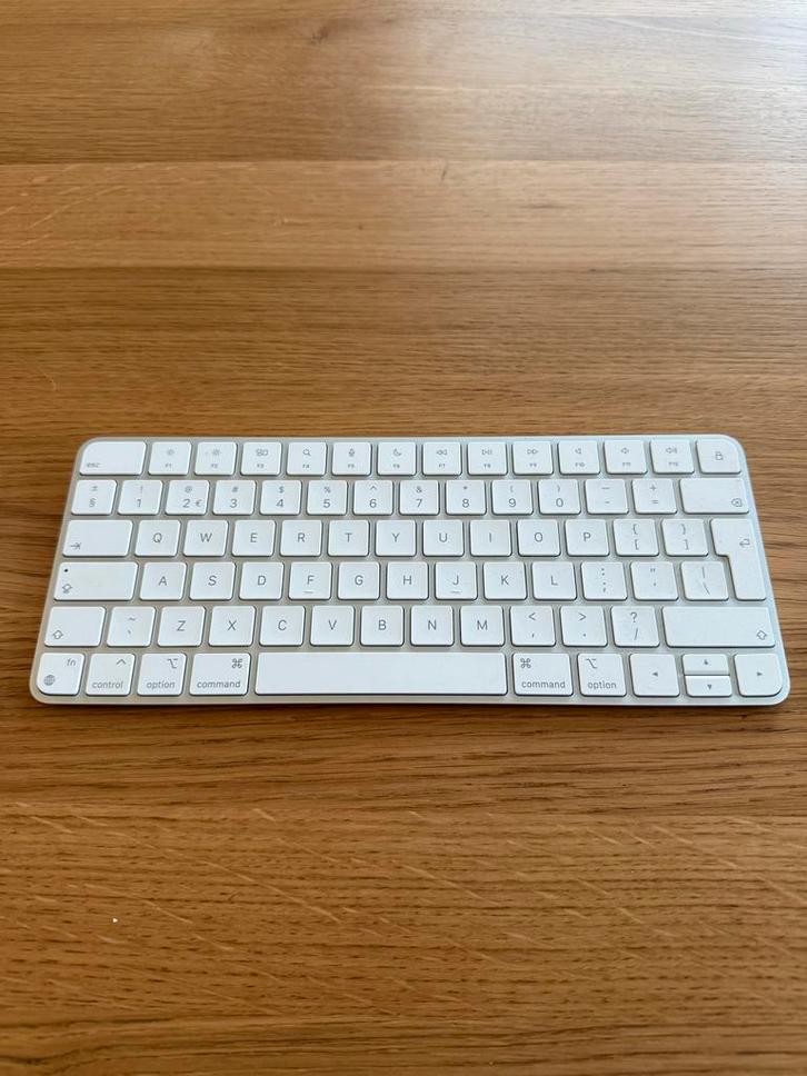 ≥ Apple Magic Keyboard - Zo goed als nieuw — Toetsenborden — Marktplaats