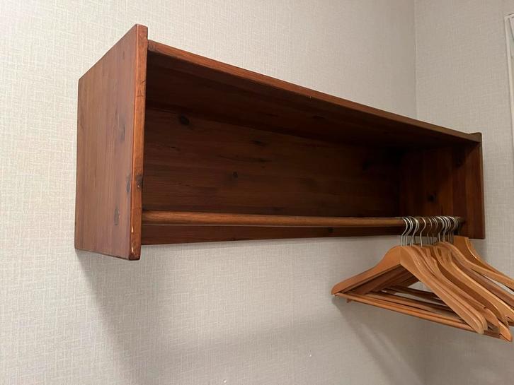 ≥ Houten kapstok met roede — Woonaccessoires | Wandplanken en ...