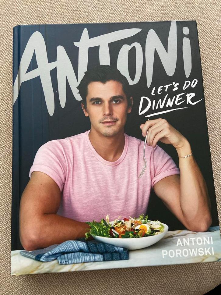≥ Antoni Porowski - van Queer Eye! Let's Do Dinner Kookboek ...