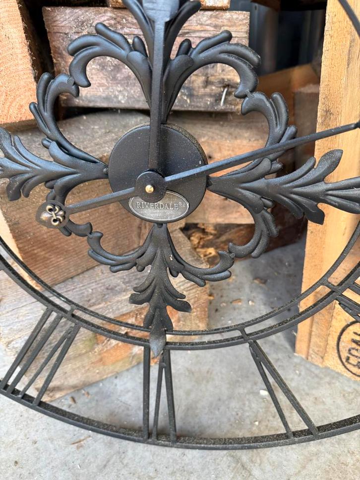 ≥ Zwarte Riverdale Wandklok - Stijlvol Design — Woonaccessoires ...