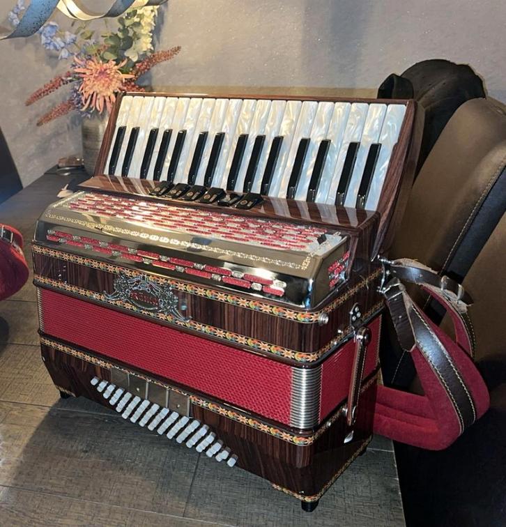 ≥ König 72 bas HMR. Helicon bas .fismen fabriek gemaakt — Accordeons ...